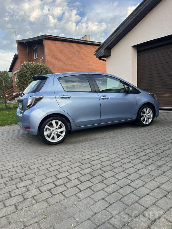 Zils Toyota Yaris 2013 Rīga, ar dzinēja tilpumu 1.50 L un nobraukumu 0 tūkst. km par 7350 €, foto 5 vietnē AUTOMOTO.COM.LV