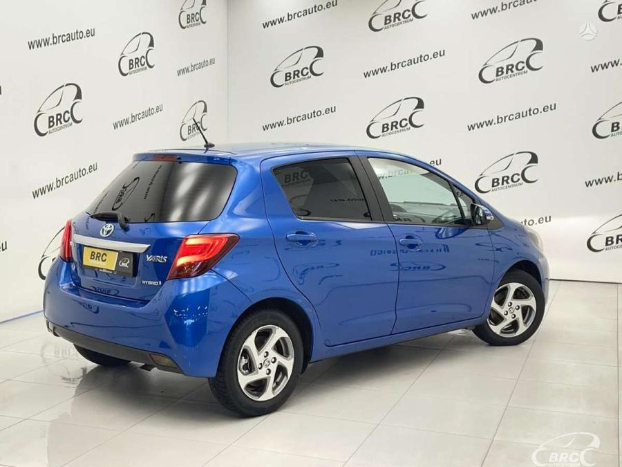 Blue Toyota Yaris 2014 in Vilnius, with an engine capacity of 1.50 L and mileage of 201 thousand km for 6900 €, photo 3 on AUTOMOTO.COM.LV