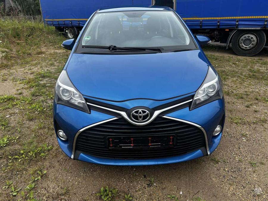 Blue Toyota Yaris 2014 in Prienai, with an engine capacity of 1.30 L and mileage of 190 thousand km for 5200 €, photo 3 on AUTOMOTO.COM.LV