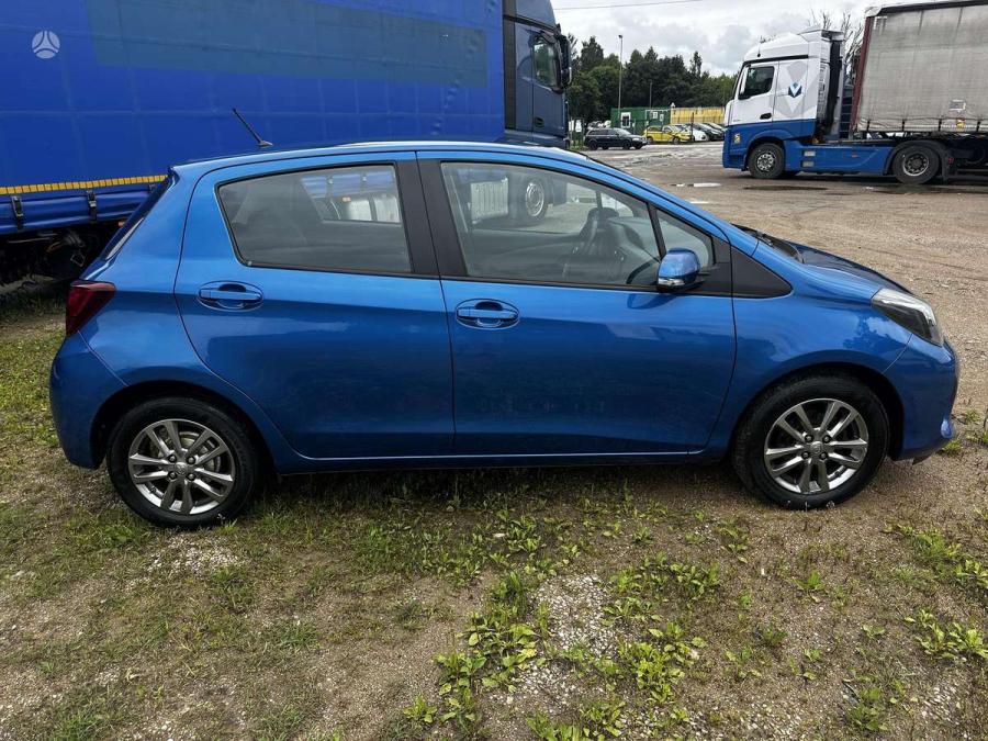 Blue Toyota Yaris 2014 in Prienai, with an engine capacity of 1.30 L and mileage of 190 thousand km for 5200 €, photo 5 on AUTOMOTO.COM.LV