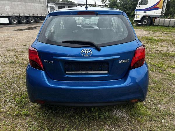 Zils Toyota Yaris 2014 Prienai, ar dzinēja tilpumu 1.30 L un nobraukumu 190 tūkst. km par 5200 €, foto 6 vietnē AUTOMOTO.COM.LV