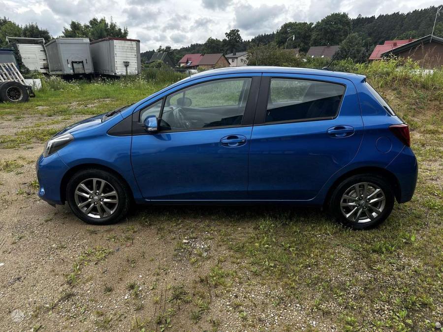 Blue Toyota Yaris 2014 in Prienai, with an engine capacity of 1.30 L and mileage of 190 thousand km for 5200 €, photo 9 on AUTOMOTO.COM.LV
