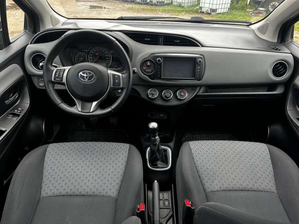 Zils Toyota Yaris 2014 Prienai, ar dzinēja tilpumu 1.30 L un nobraukumu 190 tūkst. km par 5200 €, foto 9 vietnē AUTOMOTO.COM.LV