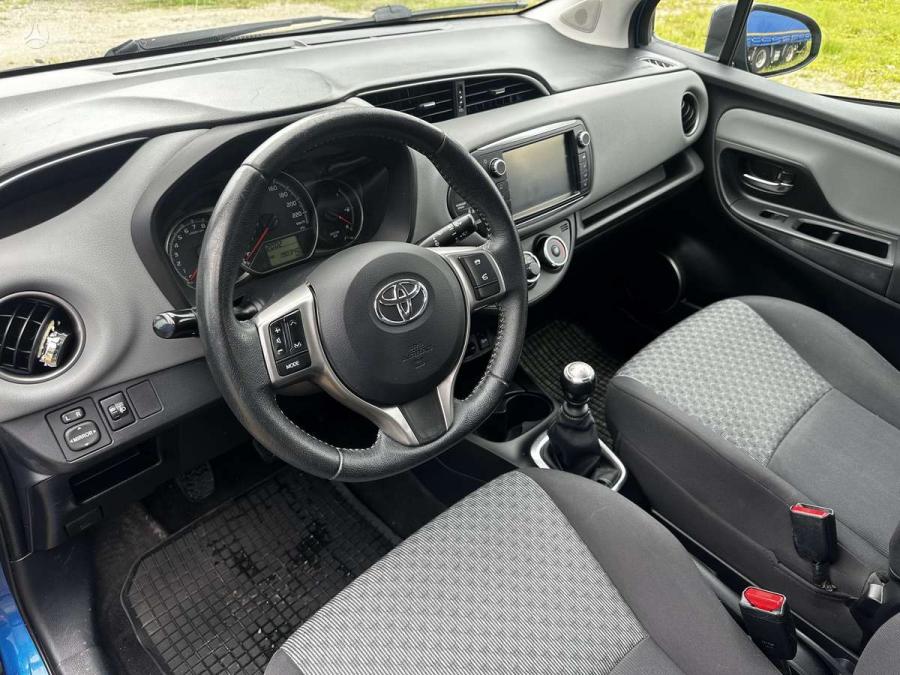 Blue Toyota Yaris 2014 in Prienai, with an engine capacity of 1.30 L and mileage of 190 thousand km for 5200 €, photo 11 on AUTOMOTO.COM.LV