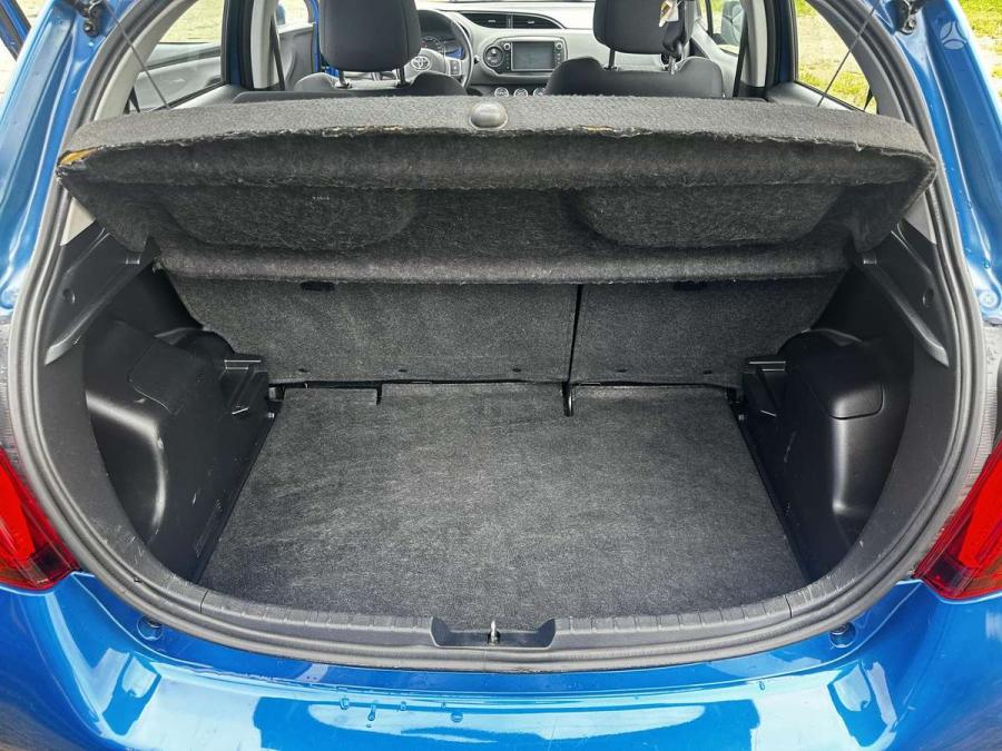 Blue Toyota Yaris 2014 in Prienai, with an engine capacity of 1.30 L and mileage of 190 thousand km for 5200 €, photo 17 on AUTOMOTO.COM.LV