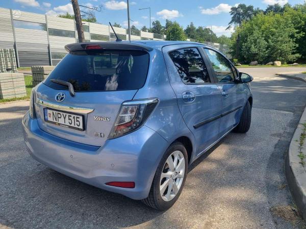 Zils Toyota Yaris 2014 Viļņa, ar dzinēja tilpumu 1.50 L un nobraukumu 214 tūkst. km par 6999 €, foto 4 vietnē AUTOMOTO.COM.LV