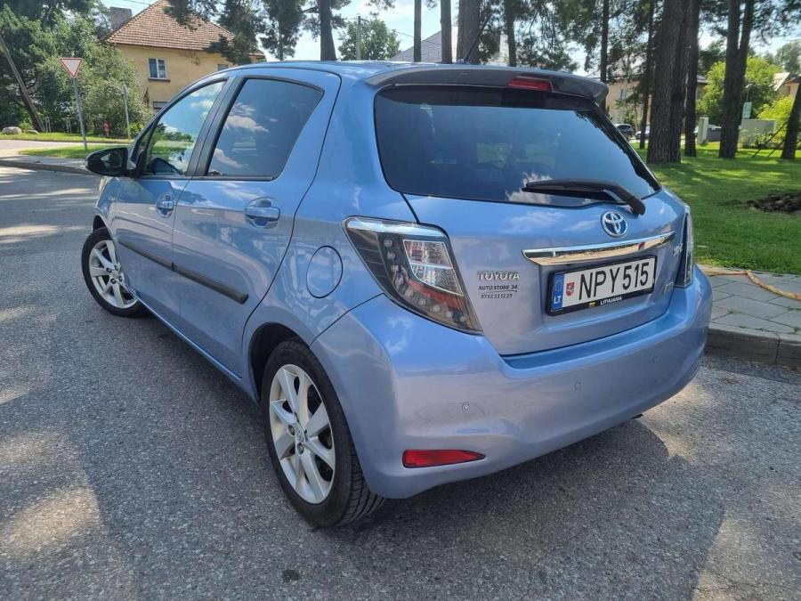 Blue Toyota Yaris 2014 in Vilnius, with an engine capacity of 1.50 L and mileage of 214 thousand km for 6999 €, photo 7 on AUTOMOTO.COM.LV