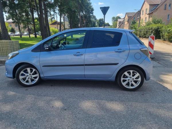 Zils Toyota Yaris 2014 Viļņa, ar dzinēja tilpumu 1.50 L un nobraukumu 214 tūkst. km par 6999 €, foto 7 vietnē AUTOMOTO.COM.LV