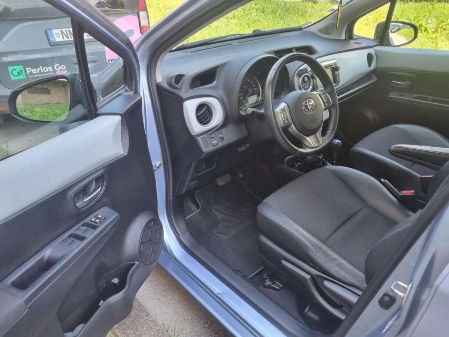 Blue Toyota Yaris 2014 in Vilnius, with an engine capacity of 1.50 L and mileage of 214 thousand km for 6999 €, photo 12 on AUTOMOTO.COM.LV