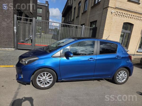 Blue Toyota Yaris 2015 in Riga, with an engine capacity of 1.40 L and mileage of 192 thousand km for 6599 €, photo 4 on AUTOMOTO.COM.LV