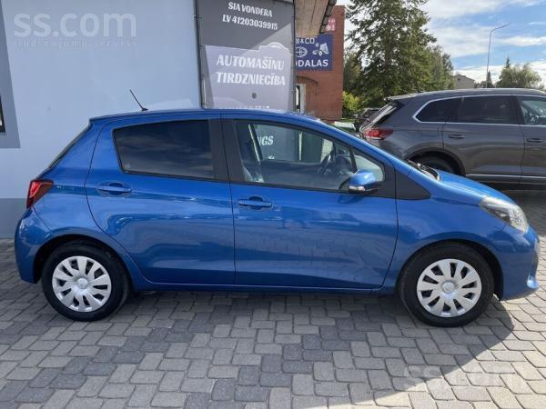 Toyota Yaris 2015 in Talsi on AUTOMOTO.COM.LV Blue Toyota Yaris 2015 in Talsi, with an engine capacity of 1.30 L and mileage of 269 thousand km for 5900 €, photo 3 on AUTOMOTO.COM.LV