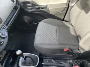 Zils Toyota Yaris 2015 Talsi, ar dzinēja tilpumu 1.30 L un nobraukumu 269 tūkst. km par 5900 €, foto 17 vietnē AUTOMOTO.COM.LV