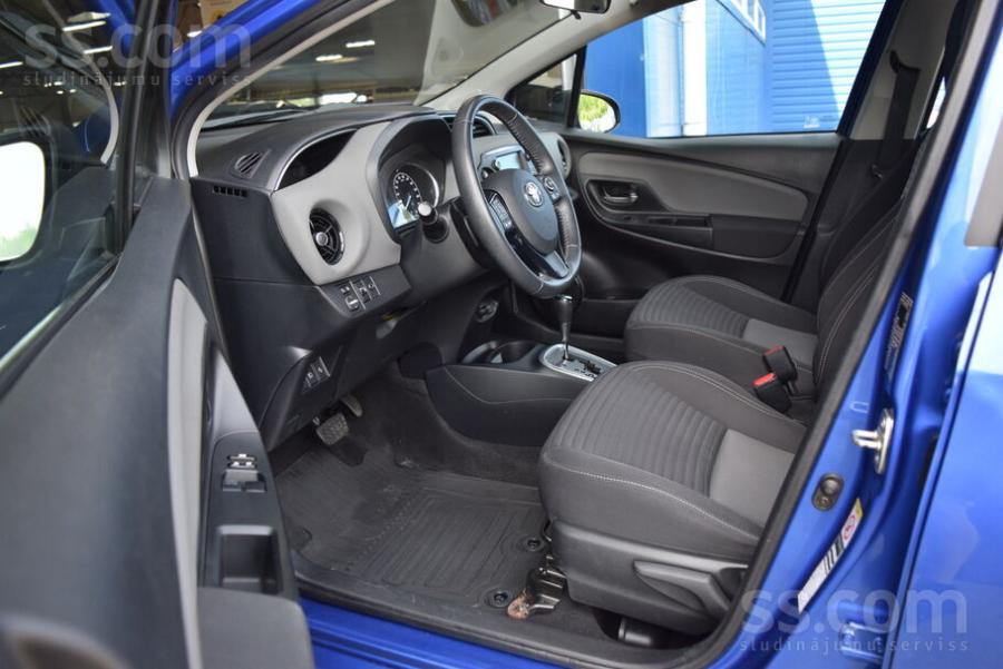 Blue Toyota Yaris 2017 in Riga, with an engine capacity of 1.50 L and mileage of 80 thousand km for 4000 €, photo 3 on AUTOMOTO.COM.LV