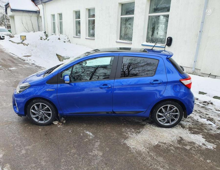Blue Toyota Yaris 2017 in Klaipeda, with an engine capacity of 1.50 L and mileage of 78 thousand km for 12500 €, photo 3 on AUTOMOTO.COM.LV