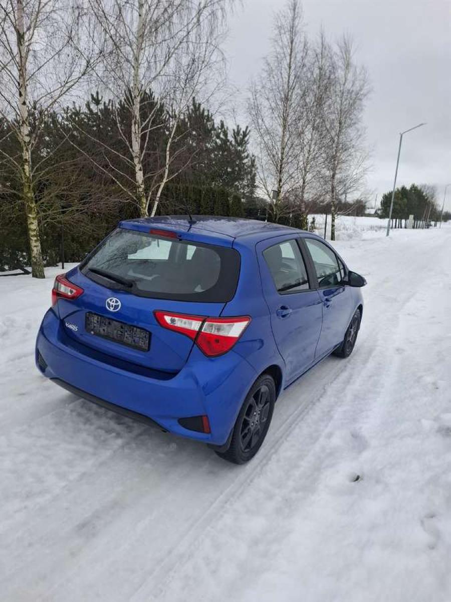 Синий Тойота Ярис 2017 в Кедайняй, объемом двигателя 1.50 л и пробегом 142 тыс. км за 8999 €, фото 4 на AUTOMOTO.COM.LV