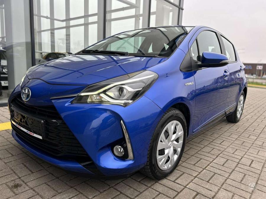 Blue Toyota Yaris 2017 in Vilnius, with an engine capacity of 1.50 L and mileage of 100 thousand km for 11777 €, photo 3 on AUTOMOTO.COM.LV