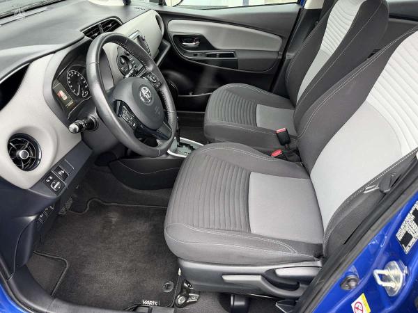 Zils Toyota Yaris 2017 Viļņa, ar dzinēja tilpumu 1.50 L un nobraukumu 100 tūkst. km par 11777 €, foto 8 vietnē AUTOMOTO.COM.LV