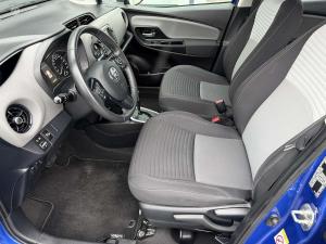 Blue Toyota Yaris 2017 in Vilnius, with an engine capacity of 1.50 L and mileage of 100 thousand km for 11777 €, photo 9 on AUTOMOTO.COM.LV