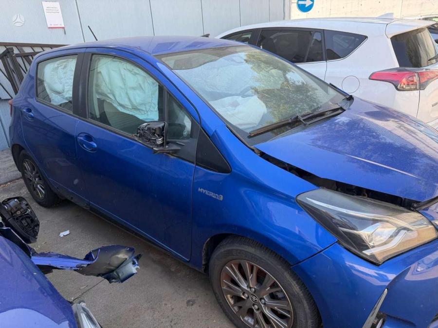 Zils Toyota Yaris 2017 Šauļi, ar dzinēja tilpumu 1.50 L un nobraukumu 200 tūkst. km par 4400 €, foto 1 vietnē AUTOMOTO.COM.LV