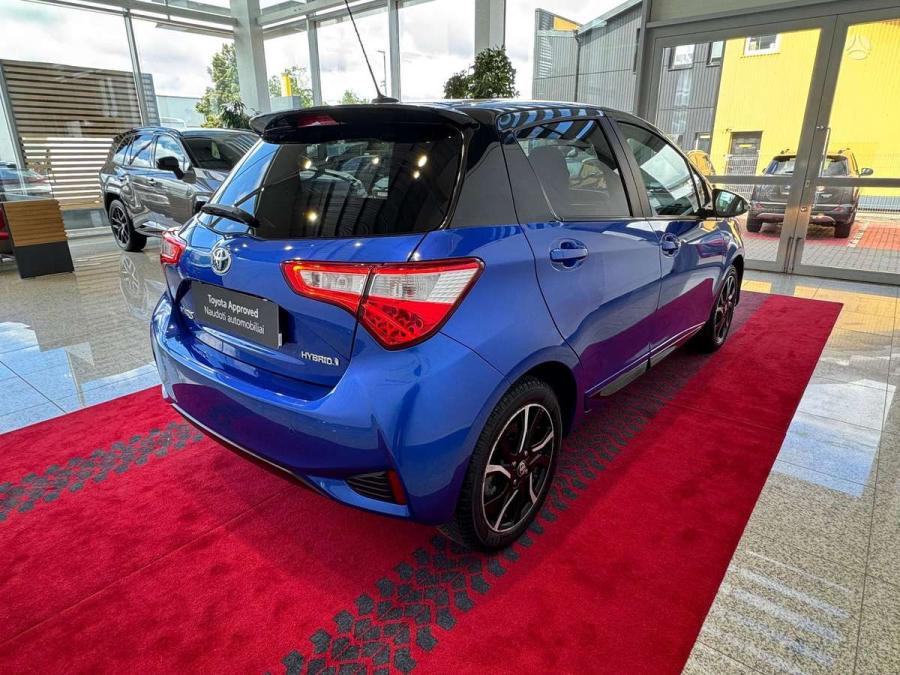 Blue Toyota Yaris 2017 in Siauliai, with an engine capacity of 1.50 L and mileage of 85 thousand km for 13900 €, photo 6 on AUTOMOTO.COM.LV