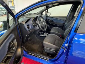 Blue Toyota Yaris 2017 in Siauliai, with an engine capacity of 1.50 L and mileage of 85 thousand km for 13900 €, photo 8 on AUTOMOTO.COM.LV