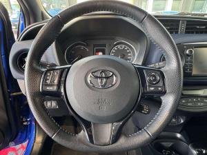 Blue Toyota Yaris 2017 in Siauliai, with an engine capacity of 1.50 L and mileage of 85 thousand km for 13900 €, photo 11 on AUTOMOTO.COM.LV