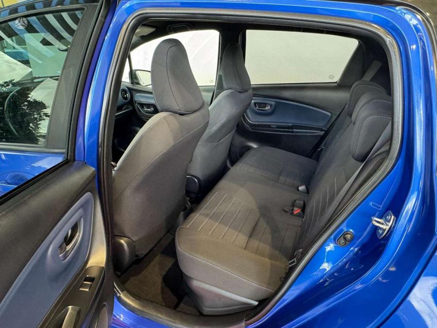 Blue Toyota Yaris 2017 in Siauliai, with an engine capacity of 1.50 L and mileage of 85 thousand km for 13900 €, photo 19 on AUTOMOTO.COM.LV