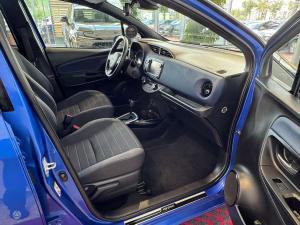 Blue Toyota Yaris 2017 in Siauliai, with an engine capacity of 1.50 L and mileage of 85 thousand km for 13900 €, photo 21 on AUTOMOTO.COM.LV