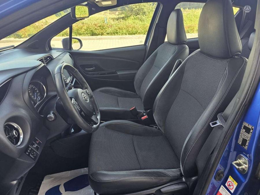 Zils Toyota Yaris 2017 Viļņa, ar dzinēja tilpumu 1.50 L un nobraukumu 121 tūkst. km par 11700 €, foto 19 vietnē AUTOMOTO.COM.LV