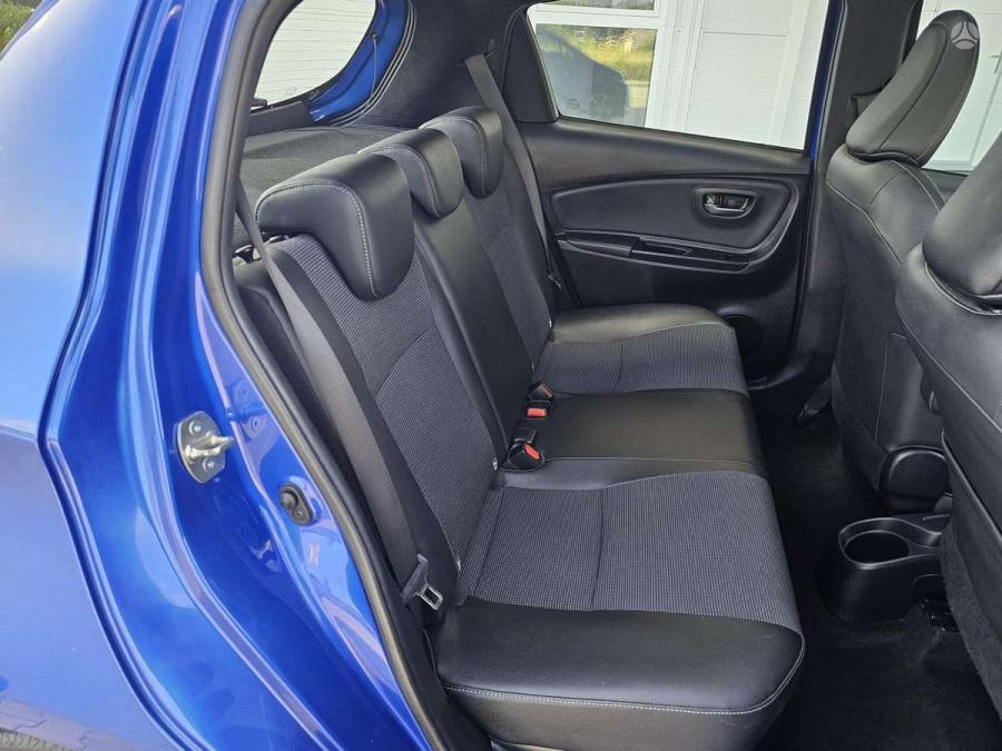Zils Toyota Yaris 2017 Viļņa, ar dzinēja tilpumu 1.50 L un nobraukumu 121 tūkst. km par 11700 €, foto 21 vietnē AUTOMOTO.COM.LV