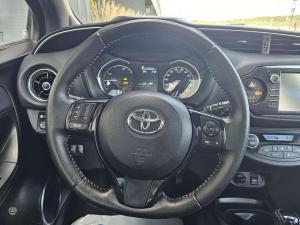 Zils Toyota Yaris 2017 Viļņa, ar dzinēja tilpumu 1.50 L un nobraukumu 121 tūkst. km par 11700 €, foto 23 vietnē AUTOMOTO.COM.LV