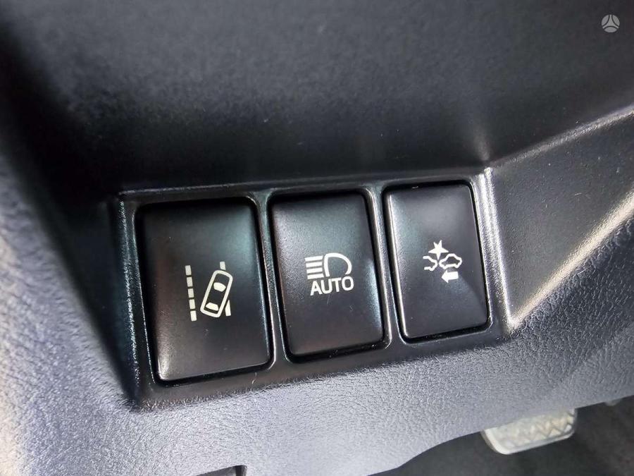 Zils Toyota Yaris 2017 Viļņa, ar dzinēja tilpumu 1.50 L un nobraukumu 121 tūkst. km par 11700 €, foto 26 vietnē AUTOMOTO.COM.LV