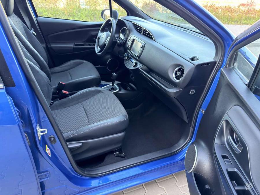 Blue Toyota Yaris 2017 in Vilnius, with an engine capacity of 1.50 L and mileage of 121 thousand km for 11700 €, photo 26 on AUTOMOTO.COM.LV