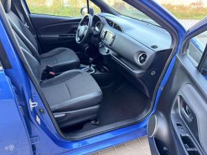 Zils Toyota Yaris 2017 Viļņa, ar dzinēja tilpumu 1.50 L un nobraukumu 121 tūkst. km par 11700 €, foto 26 vietnē AUTOMOTO.COM.LV