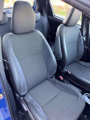 Zils Toyota Yaris 2017 Viļņa, ar dzinēja tilpumu 1.50 L un nobraukumu 121 tūkst. km par 11700 €, foto 27 vietnē AUTOMOTO.COM.LV