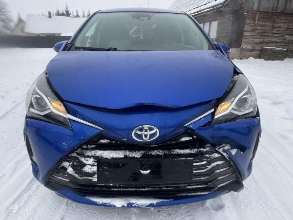 Zils Toyota Yaris 2018 Kauņa, ar dzinēja tilpumu 1.50 L un nobraukumu 177 tūkst. km par 6200 €, foto 1 vietnē AUTOMOTO.COM.LV