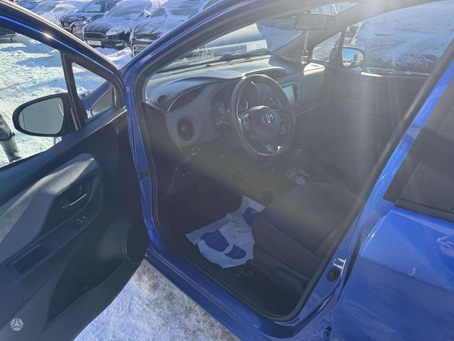 Zils Toyota Yaris 2018 Klaipėda, ar dzinēja tilpumu 1.50 L un nobraukumu 177 tūkst. km par 9250 €, foto 7 vietnē AUTOMOTO.COM.LV