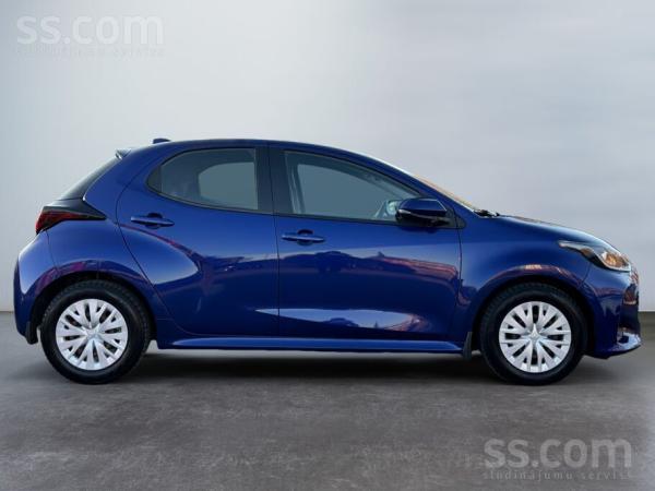 Blue Toyota Yaris 2021 in Riga, with an engine capacity of 1.50 L and mileage of 102 thousand km for 12460 €, photo 6 on AUTOMOTO.COM.LV