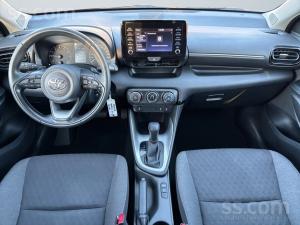 Zils Toyota Yaris 2021 Rīga, ar dzinēja tilpumu 1.50 L un nobraukumu 102 tūkst. km par 12460 €, foto 10 vietnē AUTOMOTO.COM.LV