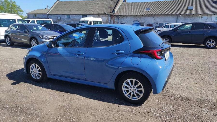 Blue Toyota Yaris 2021 in Klaipeda, with an engine capacity of 1.49 L and mileage of 123 thousand km for 13350 €, photo 6 on AUTOMOTO.COM.LV
