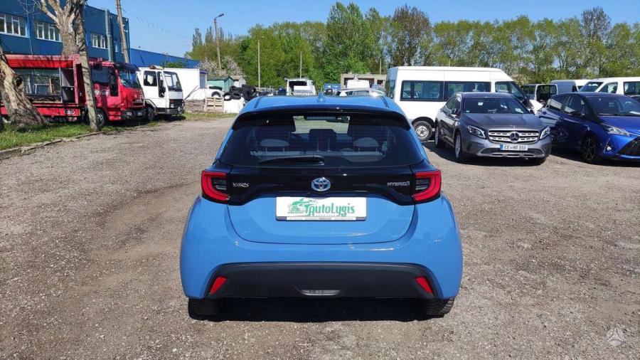 Blue Toyota Yaris 2021 in Klaipeda, with an engine capacity of 1.49 L and mileage of 123 thousand km for 13350 €, photo 13 on AUTOMOTO.COM.LV