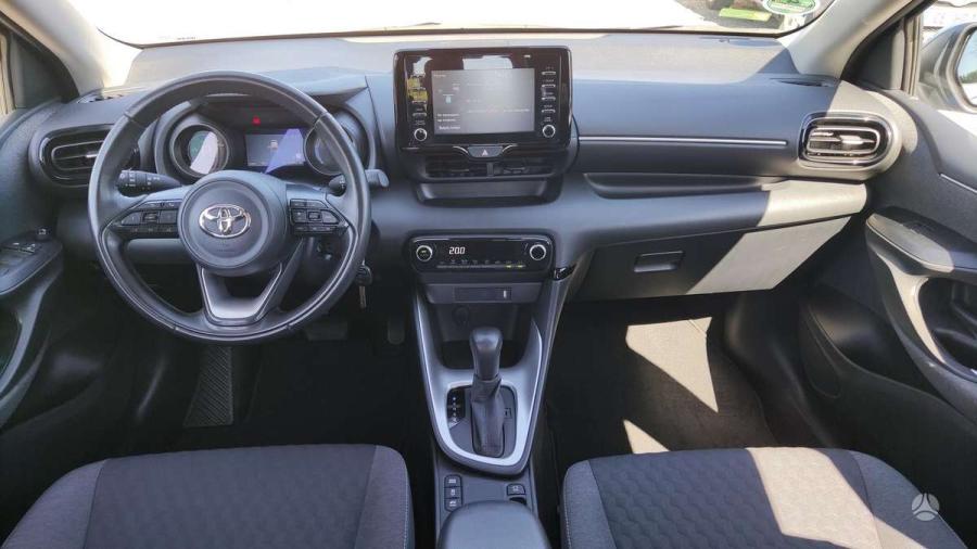 Blue Toyota Yaris 2021 in Klaipeda, with an engine capacity of 1.49 L and mileage of 123 thousand km for 13350 €, photo 14 on AUTOMOTO.COM.LV