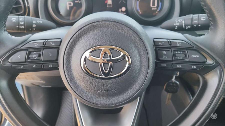 Blue Toyota Yaris 2021 in Klaipeda, with an engine capacity of 1.49 L and mileage of 123 thousand km for 13350 €, photo 15 on AUTOMOTO.COM.LV