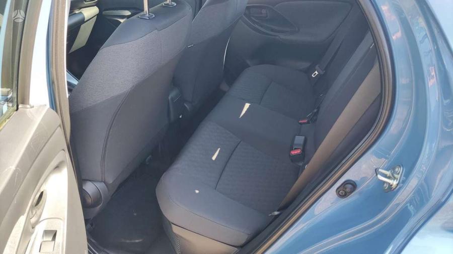 Blue Toyota Yaris 2021 in Klaipeda, with an engine capacity of 1.49 L and mileage of 123 thousand km for 13350 €, photo 24 on AUTOMOTO.COM.LV