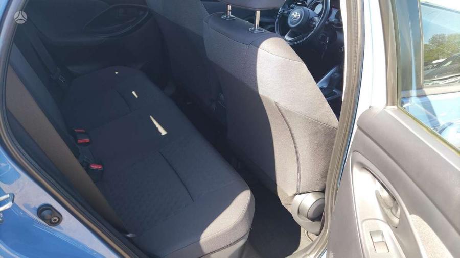 Blue Toyota Yaris 2021 in Klaipeda, with an engine capacity of 1.49 L and mileage of 123 thousand km for 13350 €, photo 29 on AUTOMOTO.COM.LV