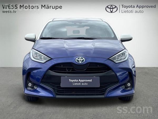 Blue Toyota Yaris 2021 in Riga, with an engine capacity of 1.50 L and mileage of 84 thousand km for 17990 €, photo 5 on AUTOMOTO.COM.LV