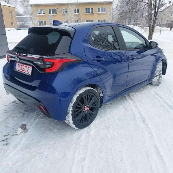 Zils Toyota Yaris 2022 Šauļi, ar dzinēja tilpumu 1.49 L un nobraukumu 37 tūkst. km par 14350 €, foto 2 vietnē AUTOMOTO.COM.LV