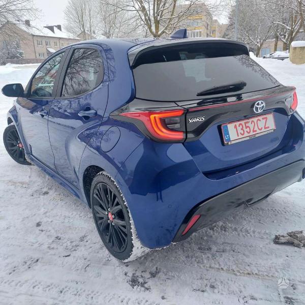 Zils Toyota Yaris 2022 Šauļi, ar dzinēja tilpumu 1.49 L un nobraukumu 37 tūkst. km par 14350 €, foto 3 vietnē AUTOMOTO.COM.LV