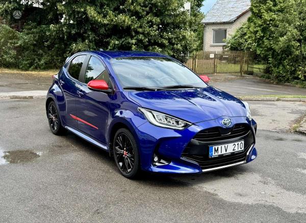 Zils Toyota Yaris 2022 Kauņa, ar dzinēja tilpumu 1.49 L un nobraukumu 41 tūkst. km par 18999 €, foto 2 vietnē AUTOMOTO.COM.LV