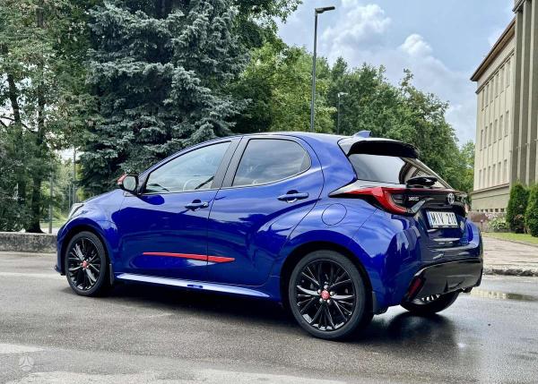 Zils Toyota Yaris 2022 Kauņa, ar dzinēja tilpumu 1.49 L un nobraukumu 41 tūkst. km par 18999 €, foto 5 vietnē AUTOMOTO.COM.LV